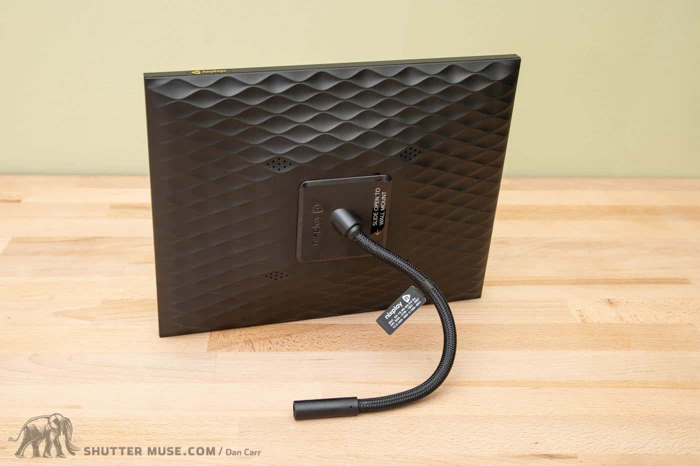 Nixplay Smart Photo Frame Review - Updated and Improved